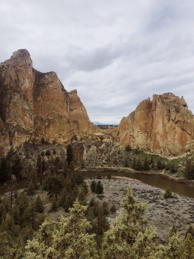Hiking Smith Rock State Park in Bend, Oregon – HammockLiving
